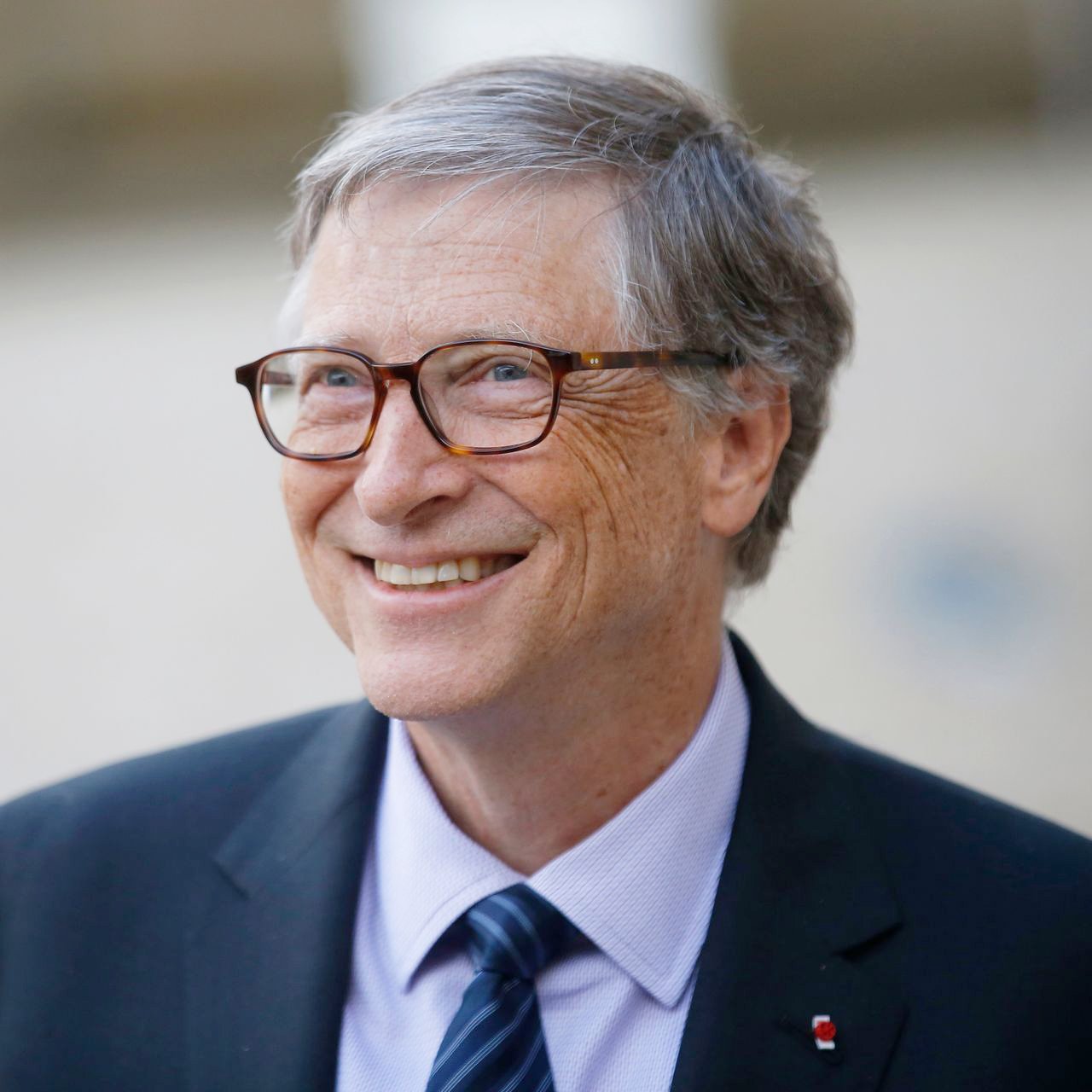 Bill Gates: «Δυστυχώς… η Όμικρον έκανε καλύτερη δουλειά από τα εμβόλια ...