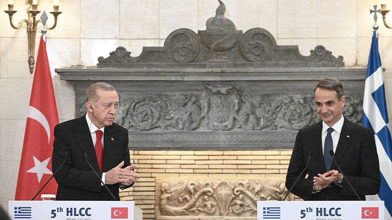 Όλα όσα κρύβονται πίσω απότο χειροκρότημα του Ερντογάν – Ta NEA
